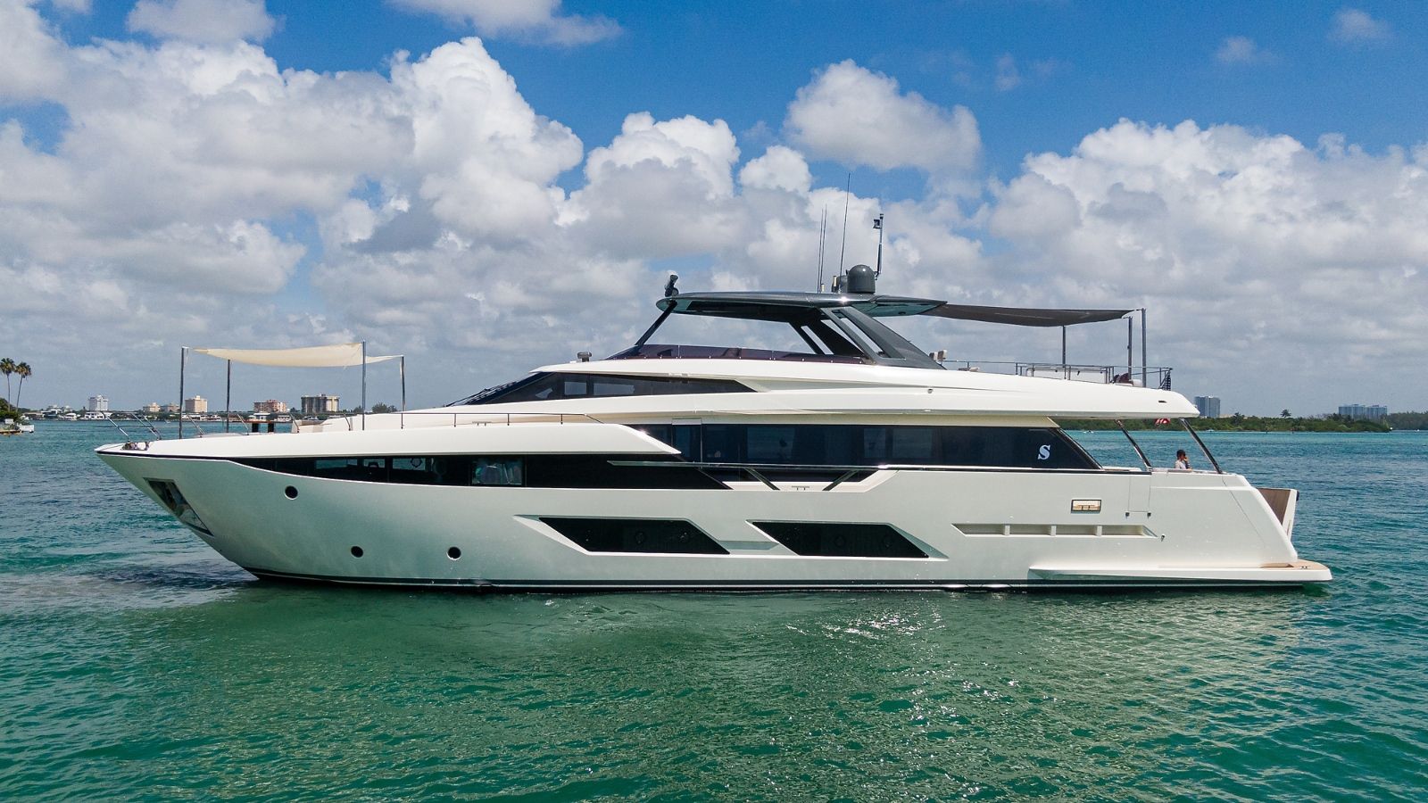 Ferretti motor yacht S sold